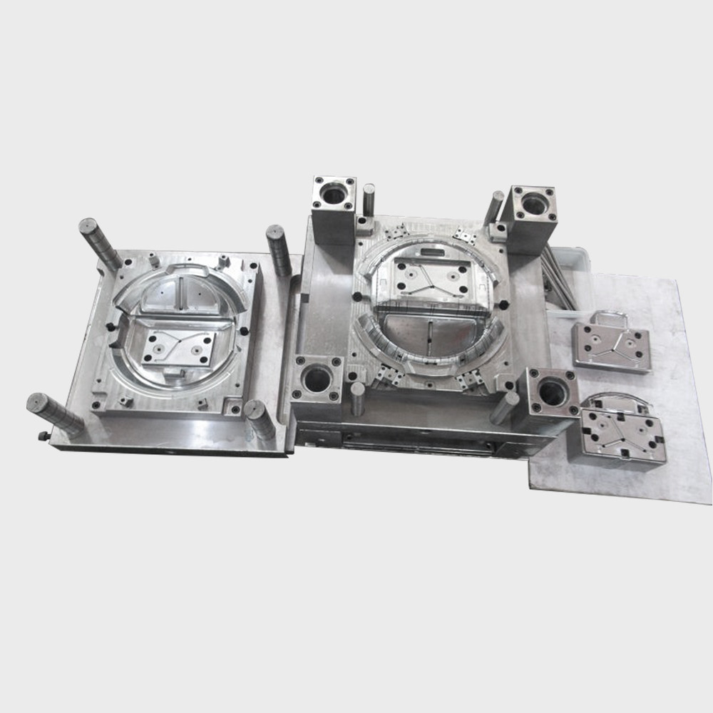 HASCO Standard Automotive Injection Mold With 1 Cavity Black Color